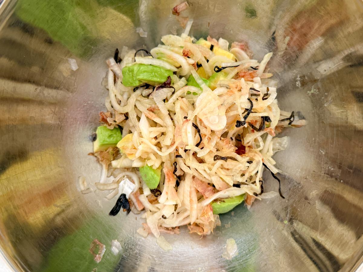 「新玉ねぎは、そのまま食べない！」一緒に加えるだけで「食物繊維＆ビタミンE」が取れる食べ方とは？ | ぱるとよ 食材ブログ