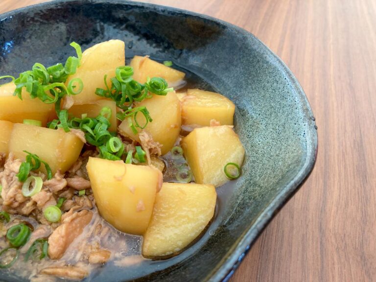 「上白糖」vs「黒糖」栄養価が高いのは？鉄分は25倍以上、カルシウムは240倍。ただし摂取量には限界も | ぱるとよ 食材ブログ